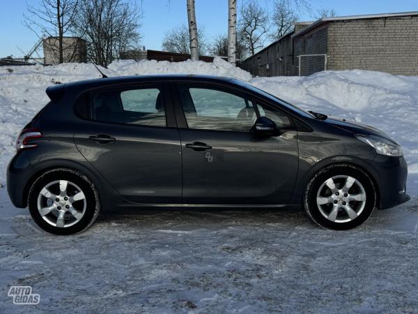 Grey Peugeot 208 2012 in Vilnius, with an engine capacity of 1.40 L and mileage of 252 thousand km for 4290 €, photo 6 on AUTOMOTO.COM.LV