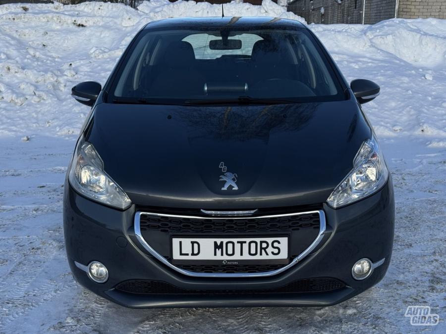 Pelēks Peugeot 208 2012 Viļņa, ar dzinēja tilpumu 1.40 L un nobraukumu 252 tūkst. km par 4290 €, foto 8 vietnē AUTOMOTO.COM.LV