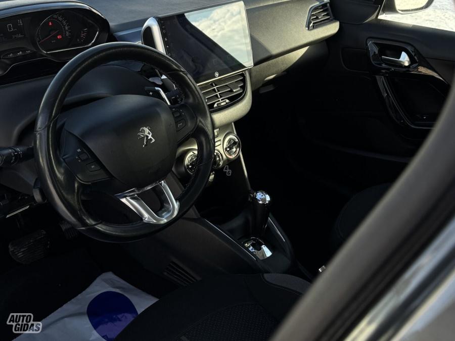 Pelēks Peugeot 208 2012 Viļņa, ar dzinēja tilpumu 1.40 L un nobraukumu 252 tūkst. km par 4290 €, foto 12 vietnē AUTOMOTO.COM.LV