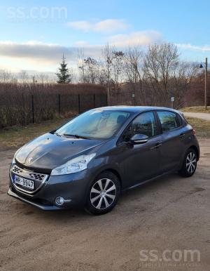 Grey Peugeot 208 2012 in Riga, with an engine capacity of 1.40 L and mileage of 175 thousand km for 3500 €, photo  on AUTOMOTO.COM.LV