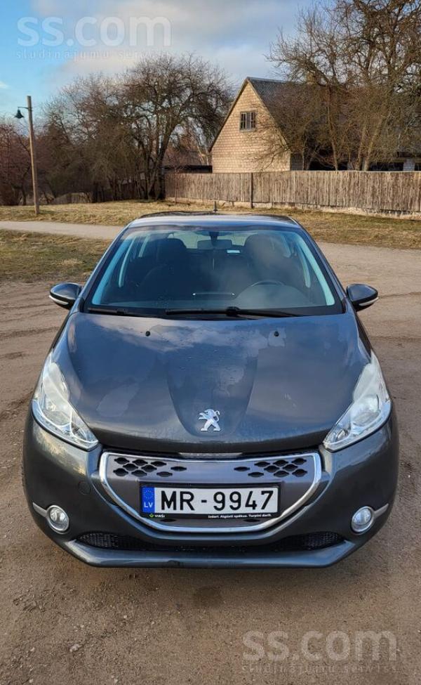 Pelēks Peugeot 208 2012 Rīga, ar dzinēja tilpumu 1.40 L un nobraukumu 175 tūkst. km par 3500 €, foto 3 vietnē AUTOMOTO.COM.LV
