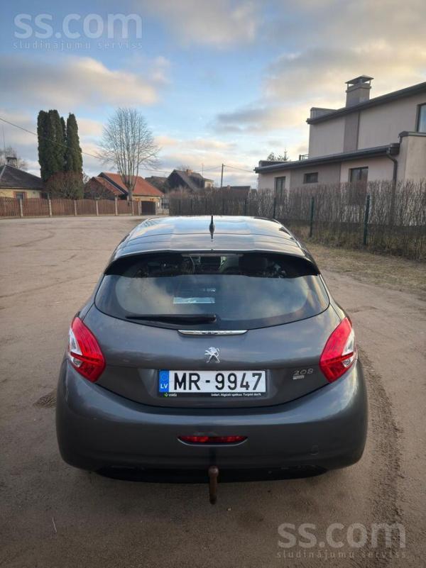 Pelēks Peugeot 208 2012 Rīga, ar dzinēja tilpumu 1.40 L un nobraukumu 175 tūkst. km par 3500 €, foto 4 vietnē AUTOMOTO.COM.LV