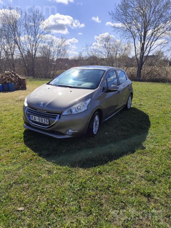 Pelēks Peugeot 208 2012 Limbaži, ar dzinēja tilpumu 1.60 L un nobraukumu 96 tūkst. km par 4000 €, foto 1 vietnē AUTOMOTO.COM.LV