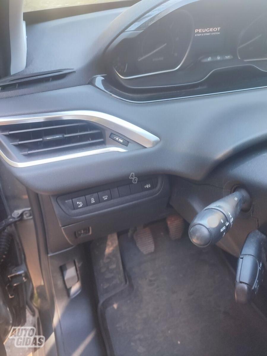 Pelēks Peugeot 208 2012 Šauļi, ar dzinēja tilpumu 1.60 L un nobraukumu 138 tūkst. km par 2500 €, foto 12 vietnē AUTOMOTO.COM.LV