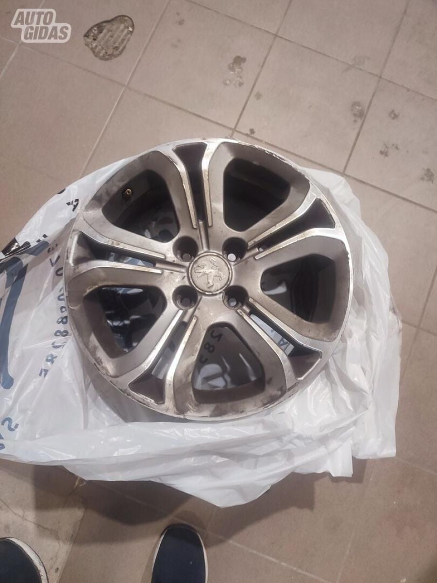 Pelēks Peugeot 208 2012 Šauļi, ar dzinēja tilpumu 1.60 L un nobraukumu 138 tūkst. km par 2500 €, foto 20 vietnē AUTOMOTO.COM.LV