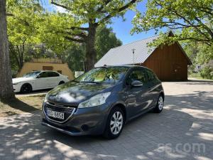 Grey Peugeot 208 2012 in Riga, with an engine capacity of 1.20 L and mileage of 140 thousand km for 2150 €, photo  on AUTOMOTO.COM.LV