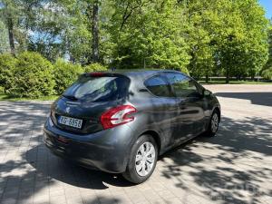 Grey Peugeot 208 2012 in Riga, with an engine capacity of 1.20 L and mileage of 140 thousand km for 2150 €, photo 5 on AUTOMOTO.COM.LV