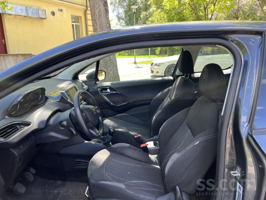 Grey Peugeot 208 2012 in Riga, with an engine capacity of 1.20 L and mileage of 140 thousand km for 2150 €, photo 8 on AUTOMOTO.COM.LV