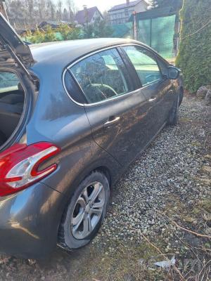 Grey Peugeot 208 2012 in Riga, with an engine capacity of 1.60 L and mileage of 255 thousand km for 2500 €, photo 3 on AUTOMOTO.COM.LV