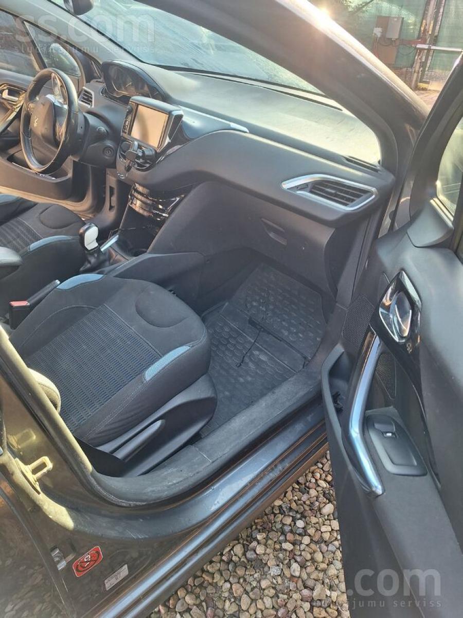 Grey Peugeot 208 2012 in Riga, with an engine capacity of 1.60 L and mileage of 255 thousand km for 2500 €, photo 9 on AUTOMOTO.COM.LV