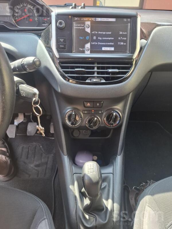 Grey Peugeot 208 2012 in Liepaja, with an engine capacity of 1.60 L and mileage of 157 thousand km for 3900 €, photo 6 on AUTOMOTO.COM.LV