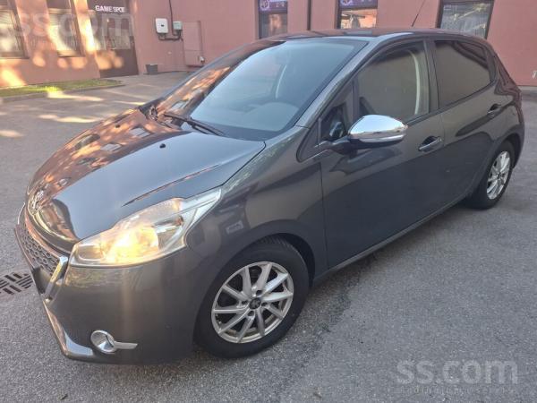 Grey Peugeot 208 2012 in Liepaja, with an engine capacity of 1.60 L and mileage of 157 thousand km for 3900 €, photo 10 on AUTOMOTO.COM.LV