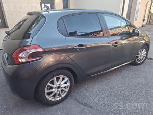 Pelēks Peugeot 208 2012 Liepāja, ar dzinēja tilpumu 1.60 L un nobraukumu 157 tūkst. km par 3900 €, foto 12 vietnē AUTOMOTO.COM.LV
