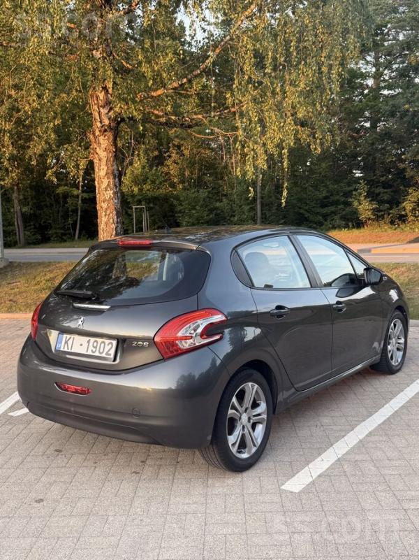 Grey Peugeot 208 2012 in Tukums, with an engine capacity of 1.40 L and mileage of 0 thousand km for 3490 €, photo 5 on AUTOMOTO.COM.LV