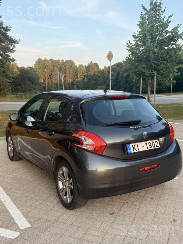 Grey Peugeot 208 2012 in Tukums, with an engine capacity of 1.40 L and mileage of 0 thousand km for 3490 €, photo 6 on AUTOMOTO.COM.LV