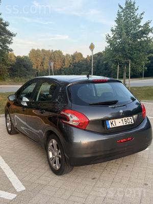 Grey Peugeot 208 2012 in Tukums, with an engine capacity of 1.40 L and mileage of 0 thousand km for 3490 €, photo 7 on AUTOMOTO.COM.LV