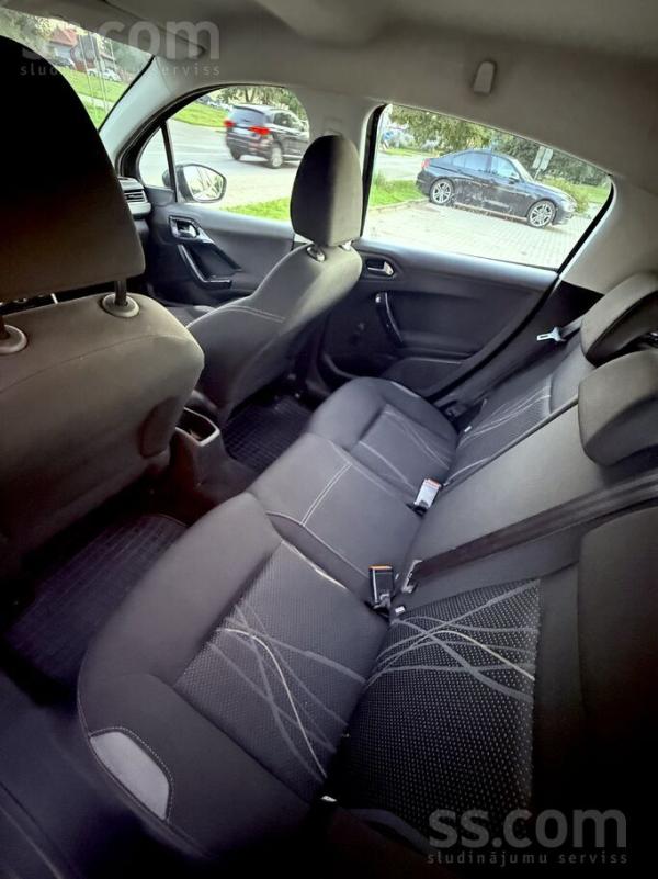 Grey Peugeot 208 2012 in Tukums, with an engine capacity of 1.40 L and mileage of 0 thousand km for 3490 €, photo 8 on AUTOMOTO.COM.LV