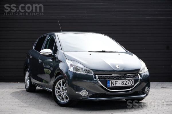 Grey Peugeot 208 2012 in Riga, with an engine capacity of 1.60 L and mileage of 158 thousand km for 3590 €, photo 2 on AUTOMOTO.COM.LV