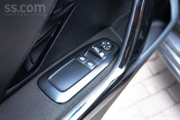 Grey Peugeot 208 2012 in Riga, with an engine capacity of 1.60 L and mileage of 158 thousand km for 3590 €, photo 9 on AUTOMOTO.COM.LV