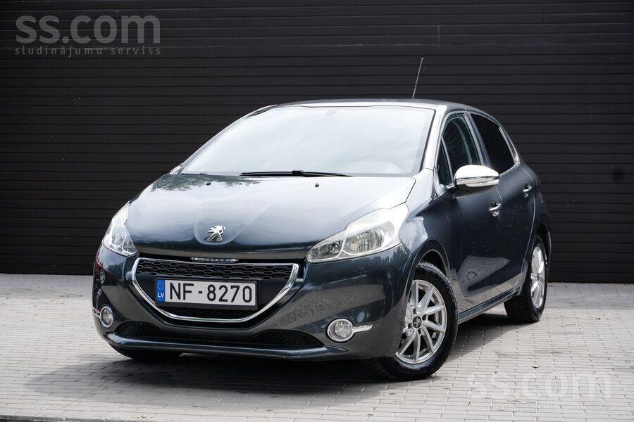 Pelēks Peugeot 208 2012 Rīga, ar dzinēja tilpumu 1.60 L un nobraukumu 158 tūkst. km par 3590 €, foto 1 vietnē AUTOMOTO.COM.LV