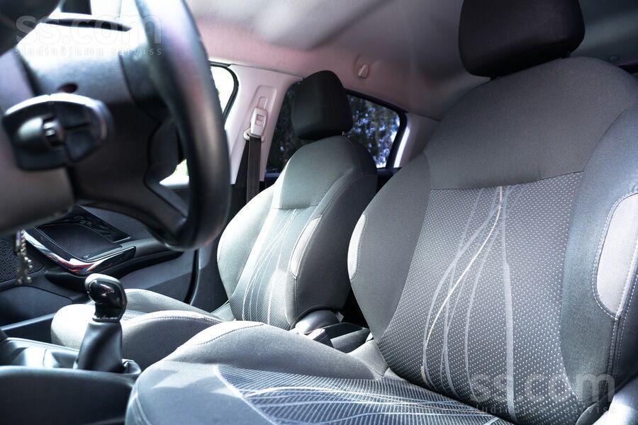 Pelēks Peugeot 208 2012 Rīga, ar dzinēja tilpumu 1.60 L un nobraukumu 158 tūkst. km par 3590 €, foto 7 vietnē AUTOMOTO.COM.LV