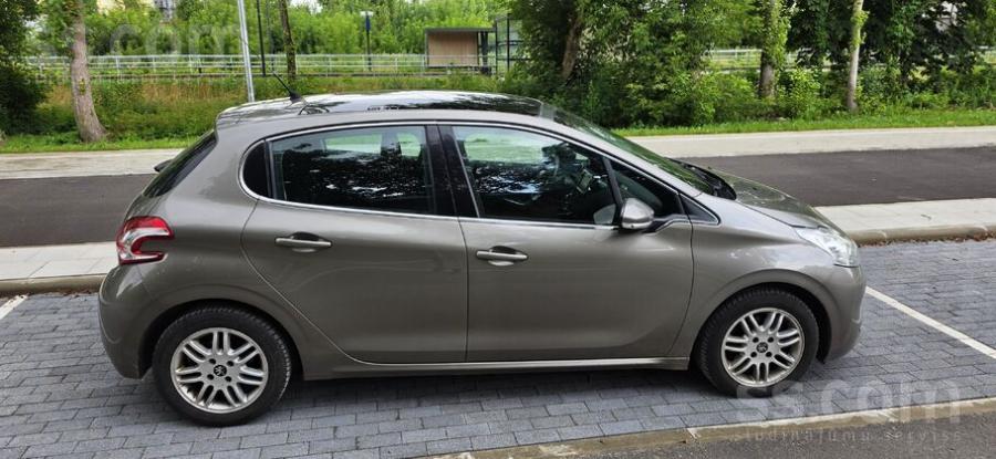 Grey Peugeot 208 2012 in Riga, with an engine capacity of 1.60 L and mileage of 98 thousand km for 3700 €, photo 7 on AUTOMOTO.COM.LV