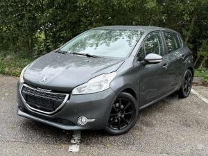 Pelēks Peugeot 208 2012 Viļņa, ar dzinēja tilpumu 1.40 L un nobraukumu 257 tūkst. km par 4190 €, foto  vietnē AUTOMOTO.COM.LV