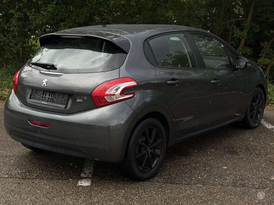 Pelēks Peugeot 208 2012 Viļņa, ar dzinēja tilpumu 1.40 L un nobraukumu 257 tūkst. km par 4190 €, foto 3 vietnē AUTOMOTO.COM.LV