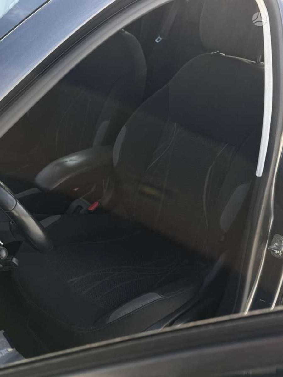 Pelēks Peugeot 208 2012 Viļņa, ar dzinēja tilpumu 1.40 L un nobraukumu 257 tūkst. km par 4190 €, foto 9 vietnē AUTOMOTO.COM.LV