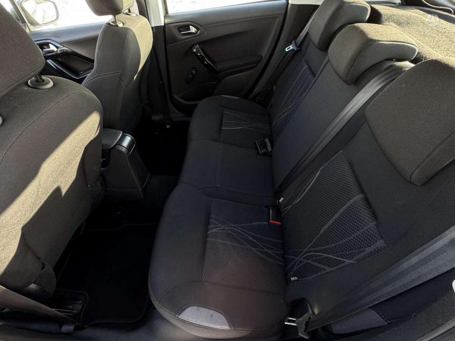 Pelēks Peugeot 208 2012 Viļņa, ar dzinēja tilpumu 1.40 L un nobraukumu 257 tūkst. km par 4190 €, foto 14 vietnē AUTOMOTO.COM.LV