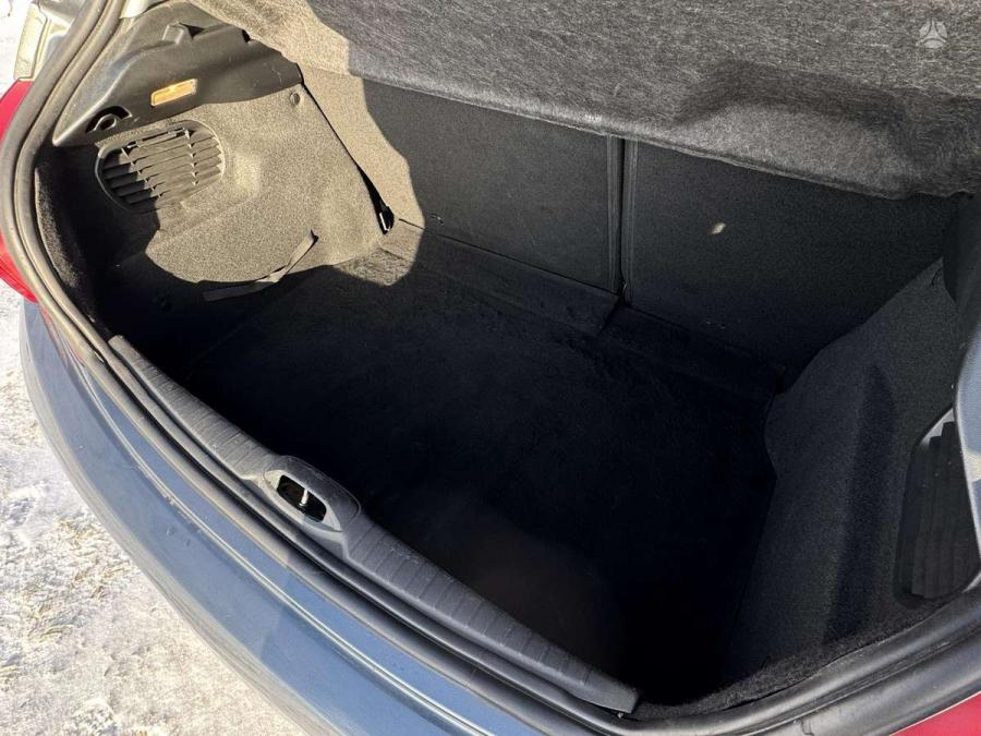 Pelēks Peugeot 208 2012 Viļņa, ar dzinēja tilpumu 1.40 L un nobraukumu 257 tūkst. km par 4190 €, foto 15 vietnē AUTOMOTO.COM.LV