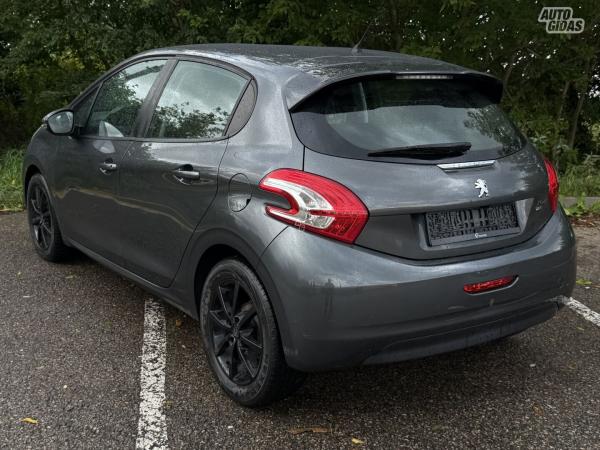 Grey Peugeot 208 2012 in Vilnius, with an engine capacity of 1.40 L and mileage of 257 thousand km for 4090 €, photo 4 on AUTOMOTO.COM.LV