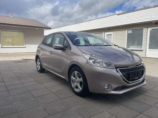Pelēks Peugeot 208 2012 Viļņa, ar dzinēja tilpumu 1.20 L un nobraukumu 172 tūkst. km par 2850 €, foto 1 vietnē AUTOMOTO.COM.LV