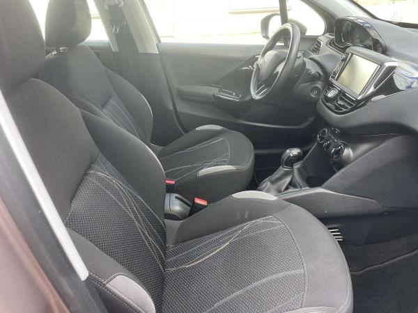 Pelēks Peugeot 208 2012 Viļņa, ar dzinēja tilpumu 1.20 L un nobraukumu 172 tūkst. km par 2850 €, foto 8 vietnē AUTOMOTO.COM.LV