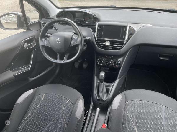 Pelēks Peugeot 208 2012 Viļņa, ar dzinēja tilpumu 1.20 L un nobraukumu 172 tūkst. km par 2850 €, foto 9 vietnē AUTOMOTO.COM.LV