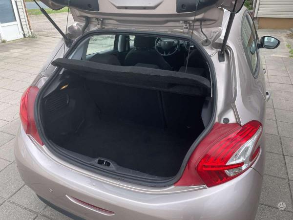 Pelēks Peugeot 208 2012 Viļņa, ar dzinēja tilpumu 1.20 L un nobraukumu 172 tūkst. km par 2850 €, foto 11 vietnē AUTOMOTO.COM.LV