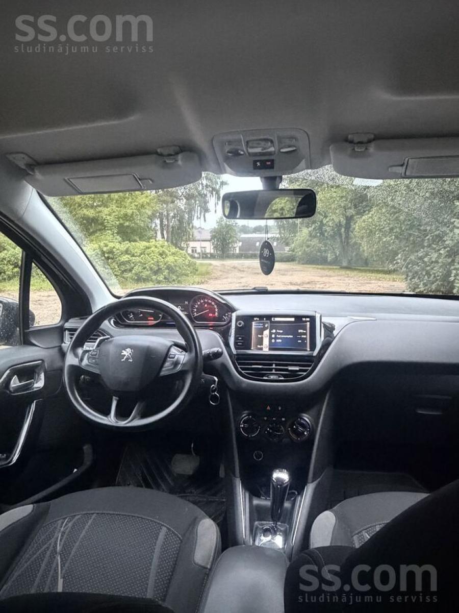 Pelēks Peugeot 208 2012 Tukums, ar dzinēja tilpumu 1.40 L un nobraukumu 180 tūkst. km par 3500 €, foto 3 vietnē AUTOMOTO.COM.LV