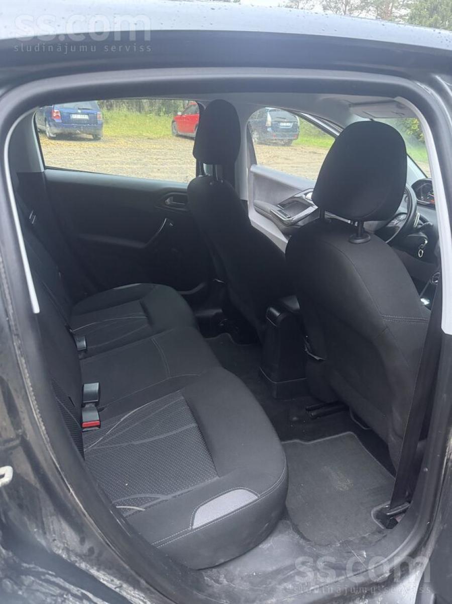 Pelēks Peugeot 208 2012 Tukums, ar dzinēja tilpumu 1.40 L un nobraukumu 180 tūkst. km par 3500 €, foto 6 vietnē AUTOMOTO.COM.LV