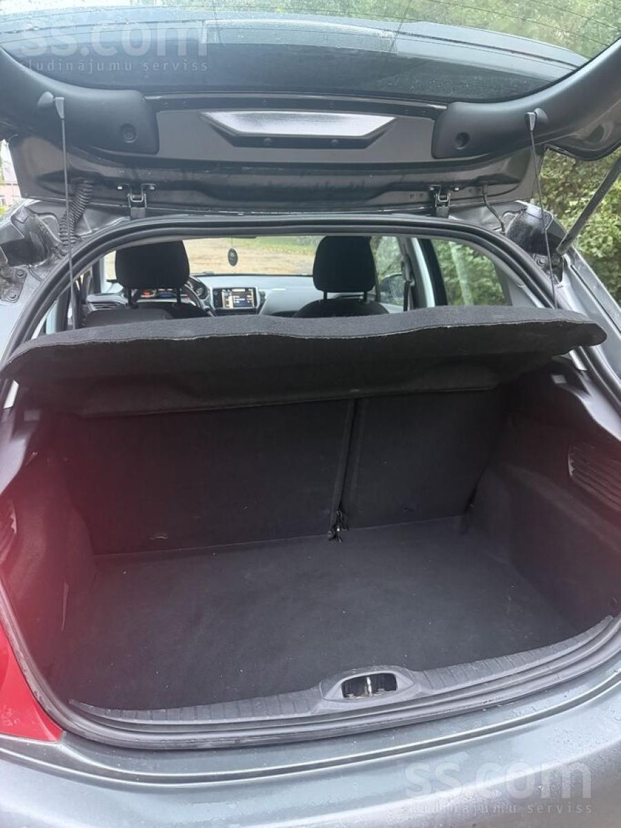 Pelēks Peugeot 208 2012 Tukums, ar dzinēja tilpumu 1.40 L un nobraukumu 180 tūkst. km par 3500 €, foto 7 vietnē AUTOMOTO.COM.LV