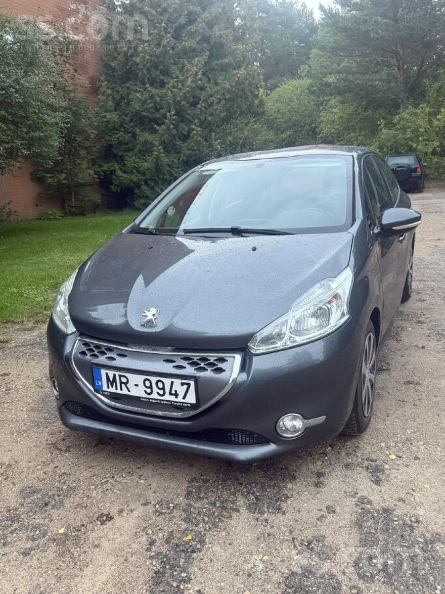 Pelēks Peugeot 208 2012 Tukums, ar dzinēja tilpumu 1.40 L un nobraukumu 180 tūkst. km par 3500 €, foto 10 vietnē AUTOMOTO.COM.LV