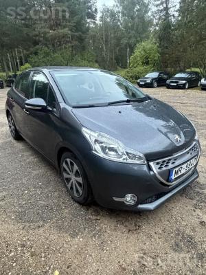 Pelēks Peugeot 208 2012 Tukums, ar dzinēja tilpumu 1.40 L un nobraukumu 180 tūkst. km par 3500 €, foto 11 vietnē AUTOMOTO.COM.LV
