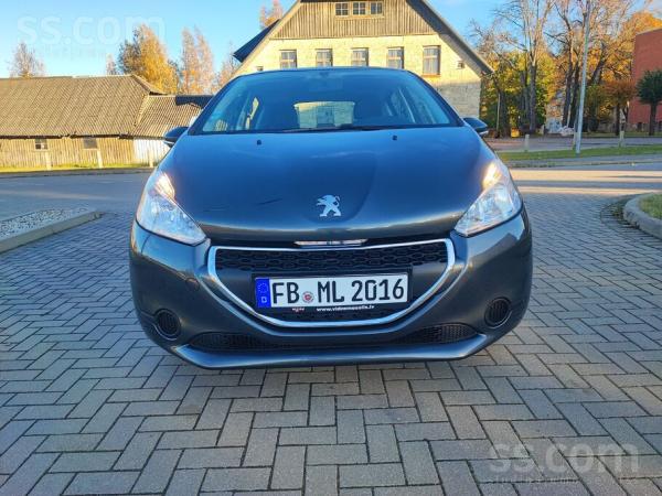 Grey Peugeot 208 2013 in Cesis, with an engine capacity of 1.20 L and mileage of 0 thousand km for 3950 €, photo 2 on AUTOMOTO.COM.LV