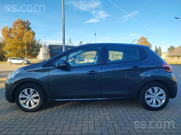 Grey Peugeot 208 2013 in Cesis, with an engine capacity of 1.20 L and mileage of 0 thousand km for 3950 €, photo 4 on AUTOMOTO.COM.LV