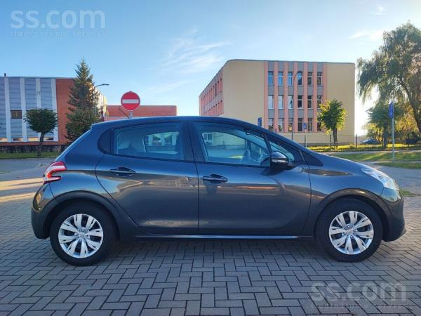 Grey Peugeot 208 2013 in Cesis, with an engine capacity of 1.20 L and mileage of 0 thousand km for 3950 €, photo 5 on AUTOMOTO.COM.LV