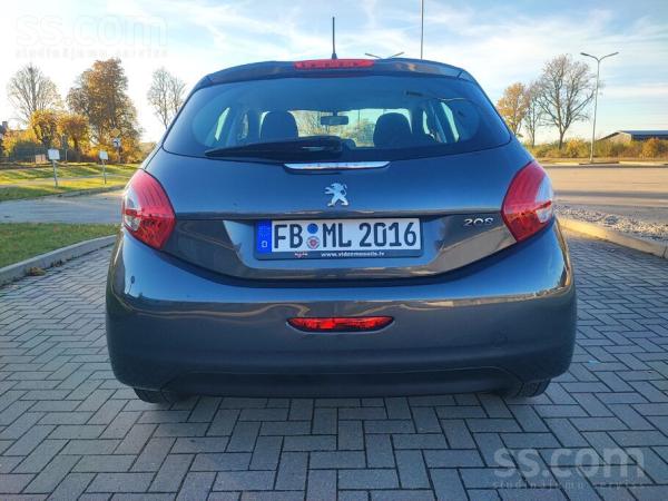 Grey Peugeot 208 2013 in Cesis, with an engine capacity of 1.20 L and mileage of 0 thousand km for 3950 €, photo 7 on AUTOMOTO.COM.LV