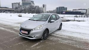 Pelēks Peugeot 208 2013 Viļņa, ar dzinēja tilpumu 1.20 L un nobraukumu 175 tūkst. km par 2850 €, foto  vietnē AUTOMOTO.COM.LV