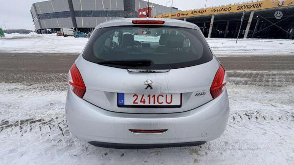 Pelēks Peugeot 208 2013 Viļņa, ar dzinēja tilpumu 1.20 L un nobraukumu 175 tūkst. km par 2850 €, foto 7 vietnē AUTOMOTO.COM.LV