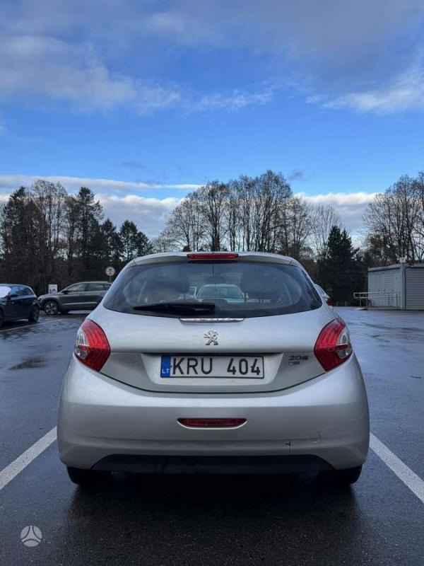 Grey Peugeot 208 2013 in Kaunas, with an engine capacity of 1.56 L and mileage of 257 thousand km for 3000 €, photo 4 on AUTOMOTO.COM.LV