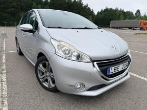 Pelēks Peugeot 208 2013 Viļņa, ar dzinēja tilpumu 1.60 L un nobraukumu 106 tūkst. km par 5200 €, foto  vietnē AUTOMOTO.COM.LV
