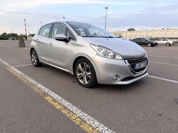 Grey Peugeot 208 2013 in Vilnius, with an engine capacity of 1.60 L and mileage of 106 thousand km for 5200 €, photo 2 on AUTOMOTO.COM.LV